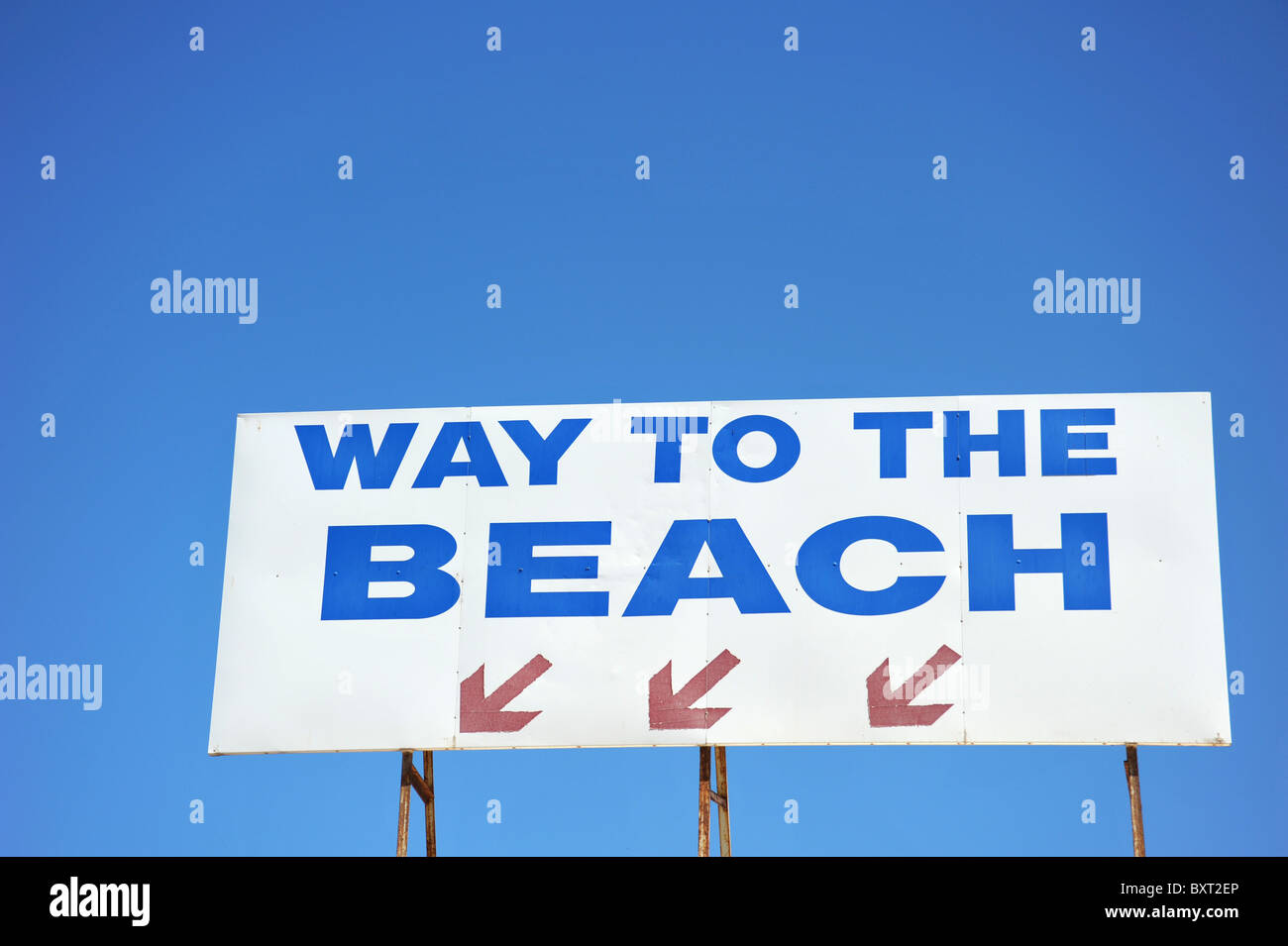 Direction sign for beach hi-res stock photography and images - Alamy
