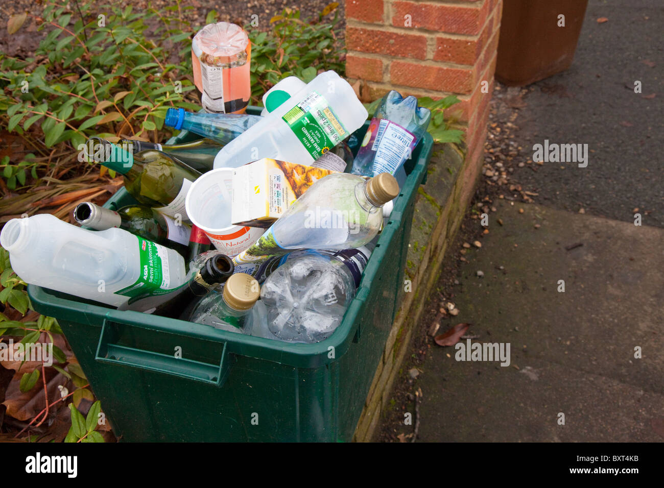 Recycling bins london house hi-res stock photography and images - Alamy