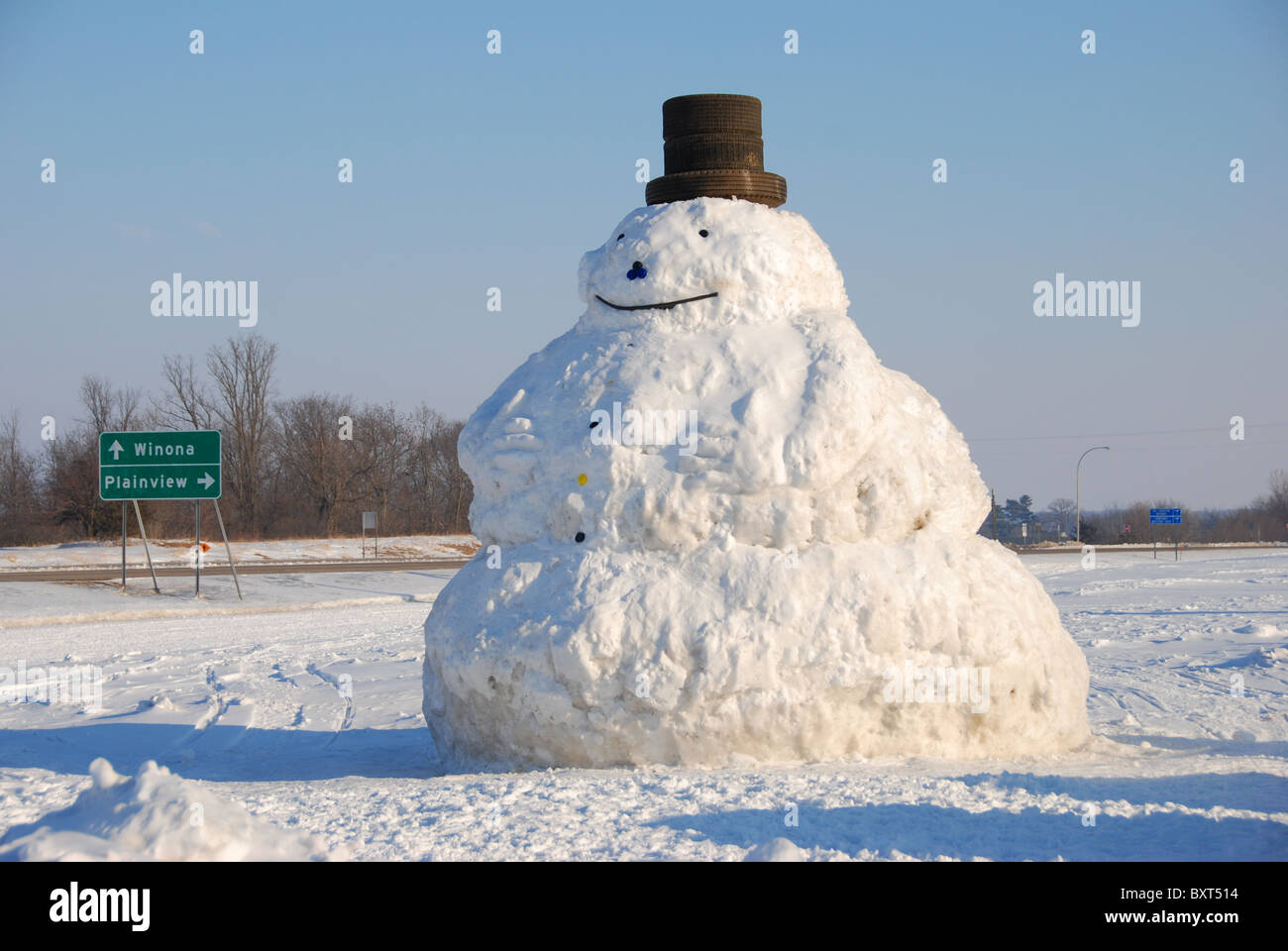 Giant snowman hi-res stock photography and images - Alamy