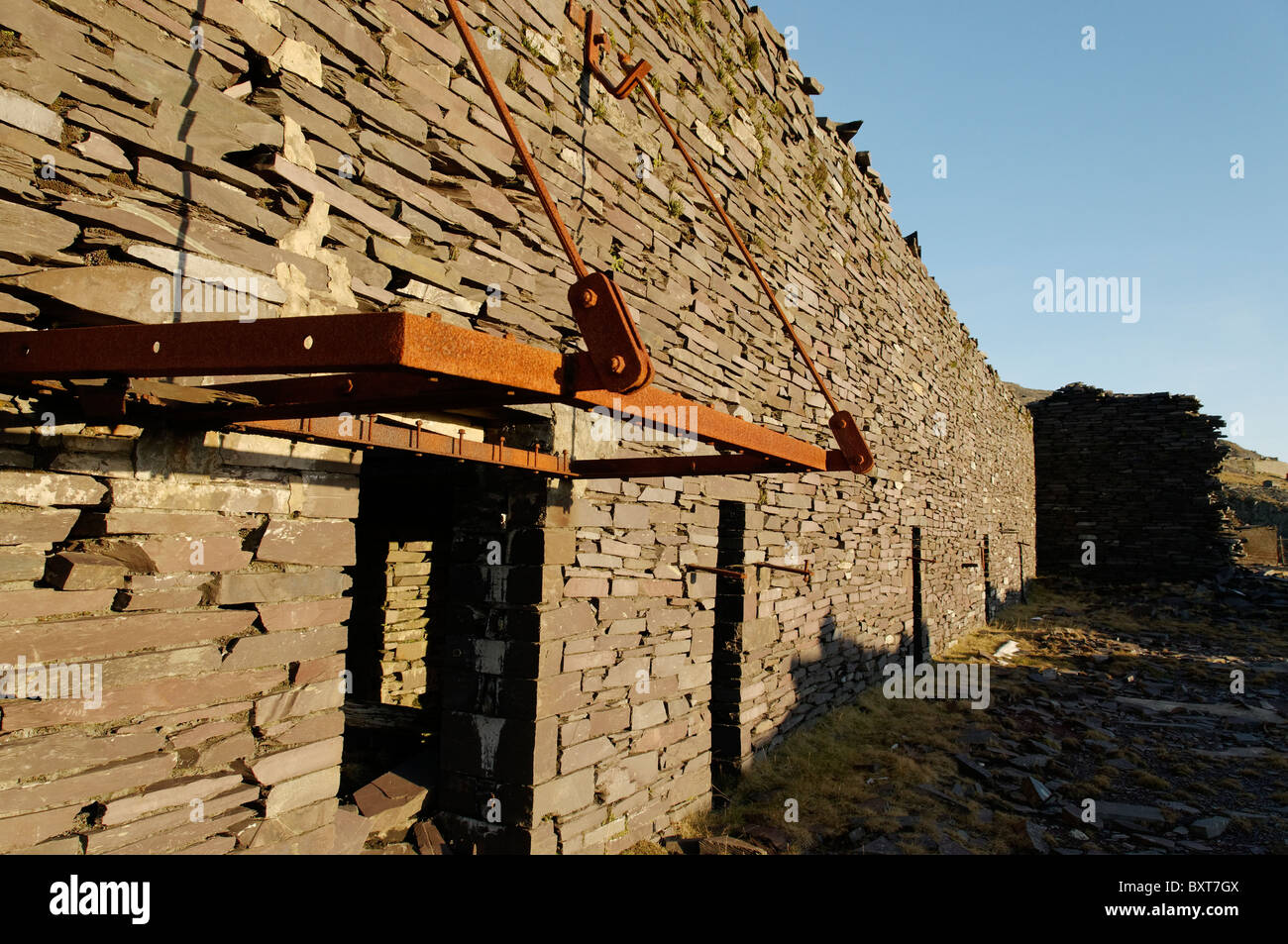 A derelict slate quarry building, Dinorwic Stock Photo - Alamy