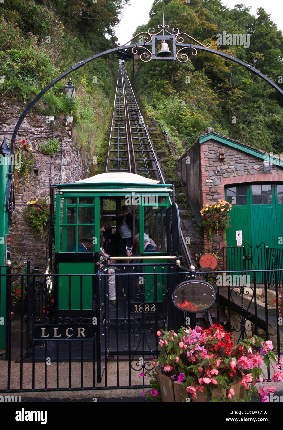 Lynton and lynmouth funicular cliff railway hi-res stock photography ...