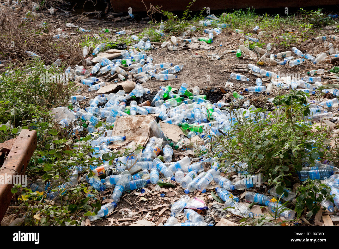 Rubbish river nile hi-res stock photography and images - Alamy