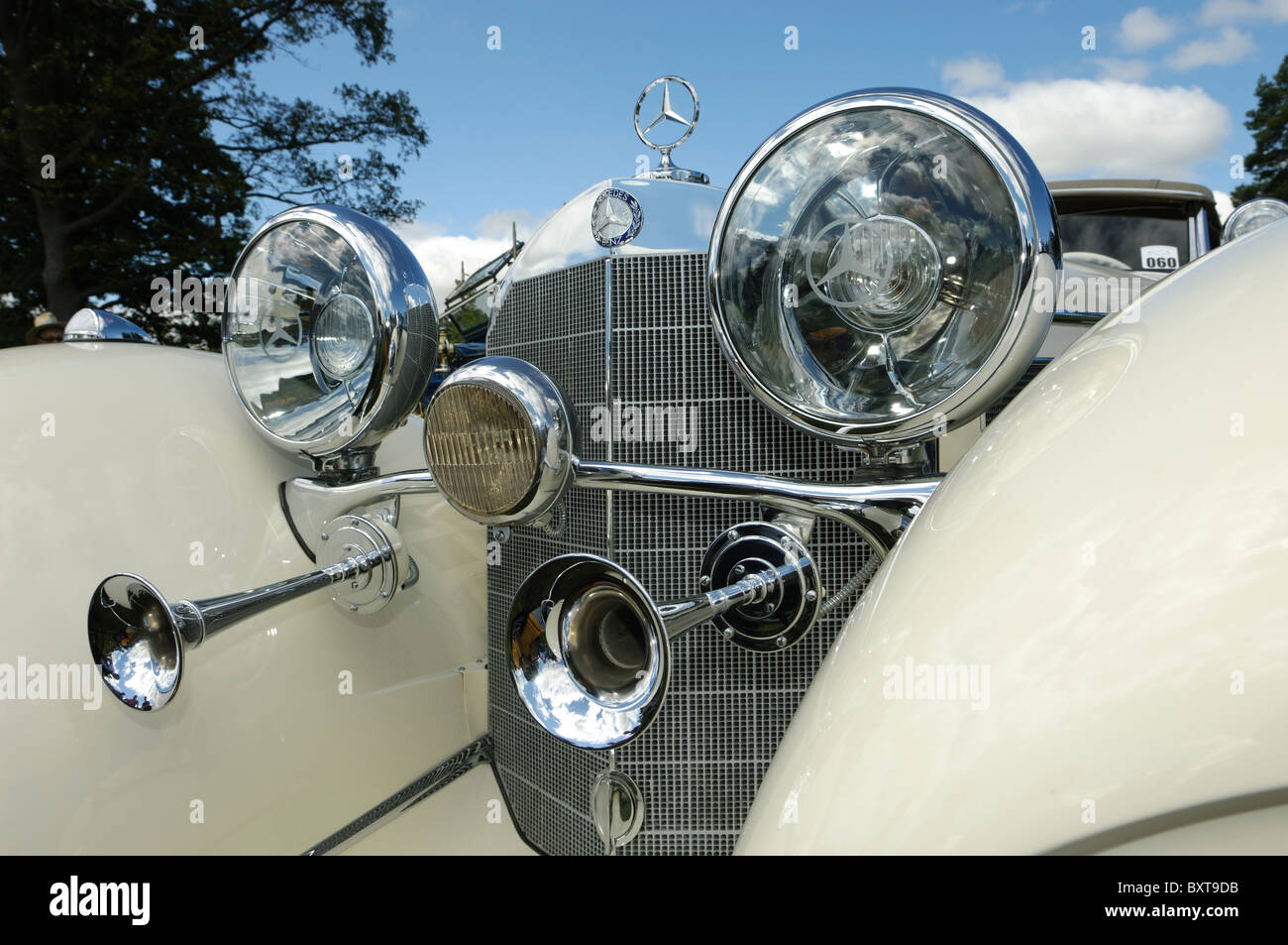 Mercedes headlights hi-res stock photography and images - Alamy