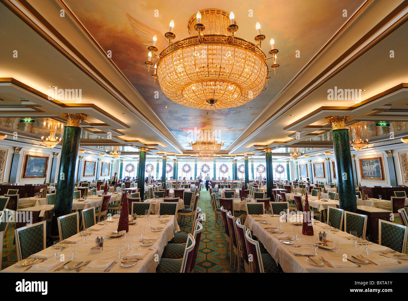 Dining hall hi-res stock photography and images - Alamy