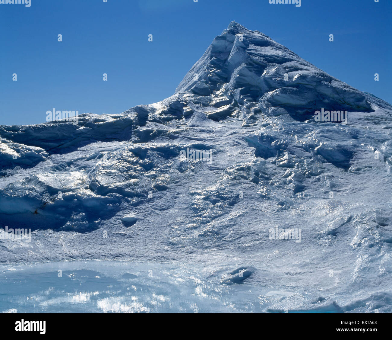 Iceberg color hi-res stock photography and images - Alamy