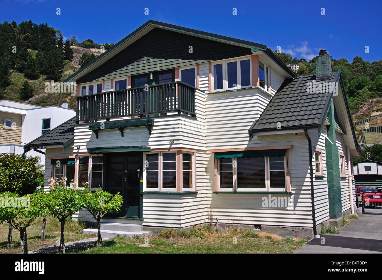 Traditional wooden house on seafront, Moncks Bay, Christchurch ...