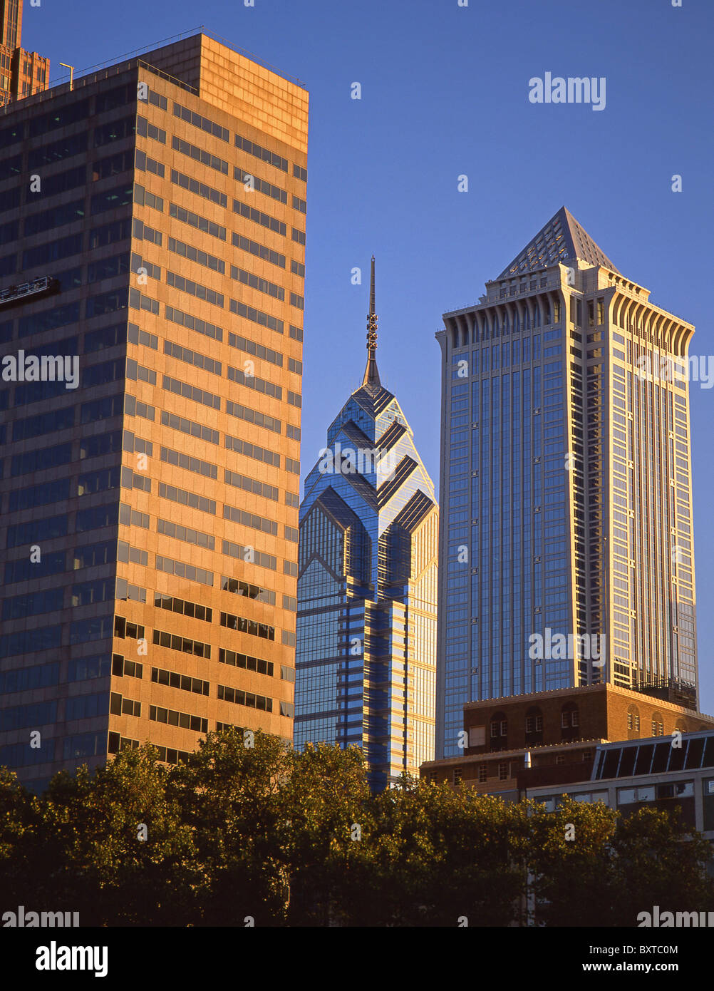 The One Liberty Place building in downtown Philadelphia, Pennsylvania ...