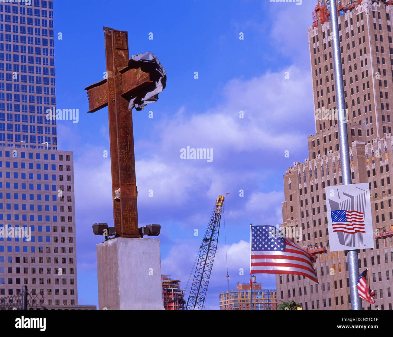 Ground zero cross hi-res stock photography and images - Alamy