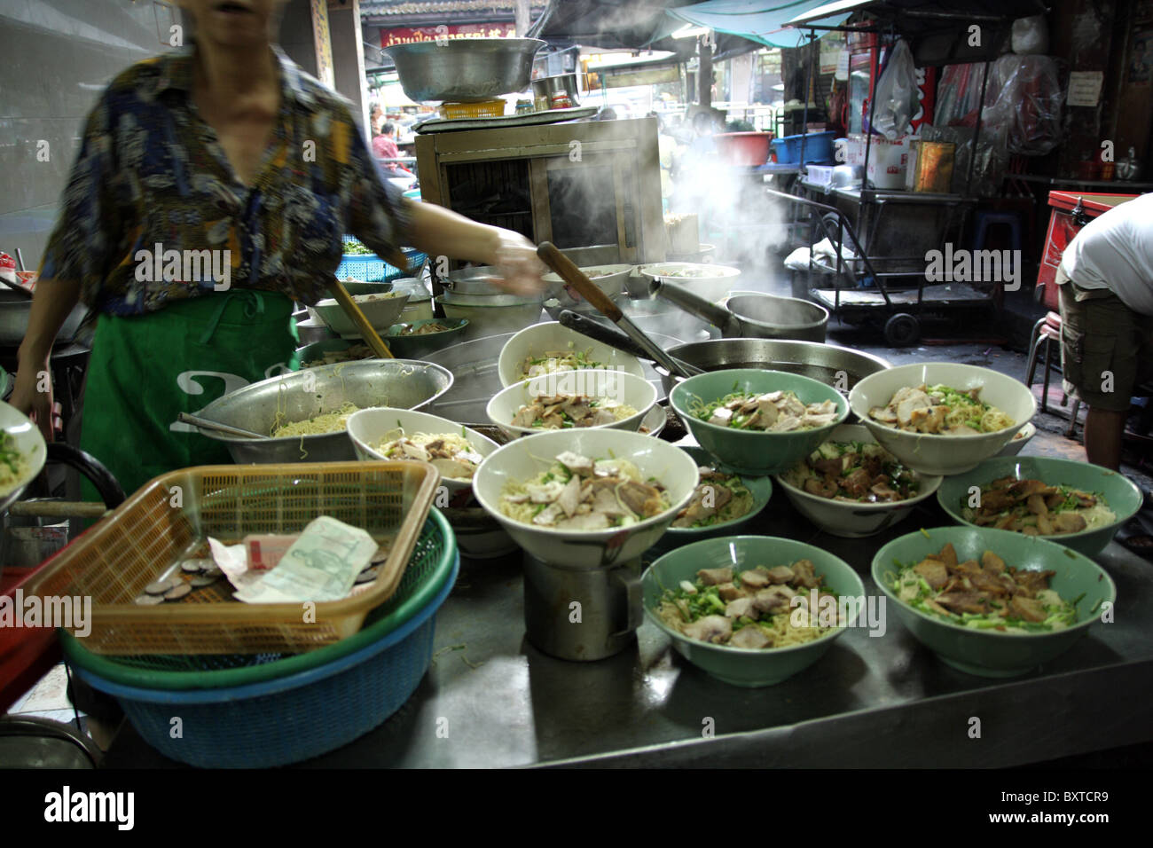 Chinatown food street noodle hi-res stock photography and images - Alamy