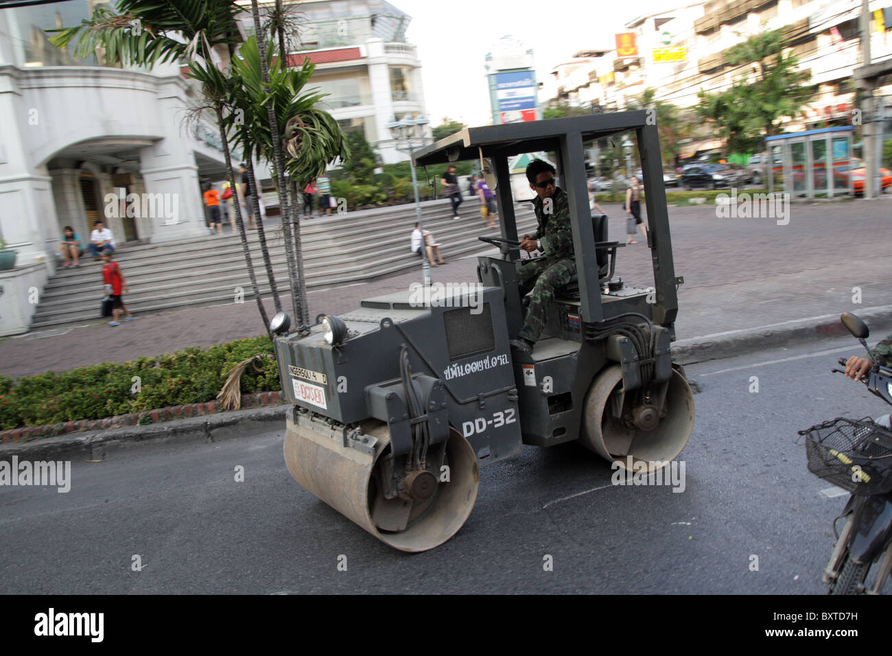 Steamroller hi-res stock photography and images - Alamy