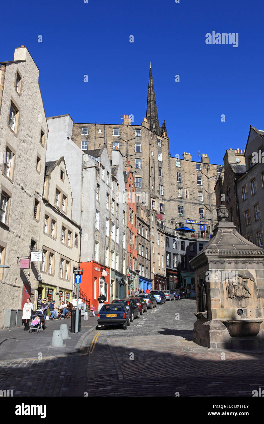 Edinburgh cobbled streets hi-res stock photography and images - Alamy