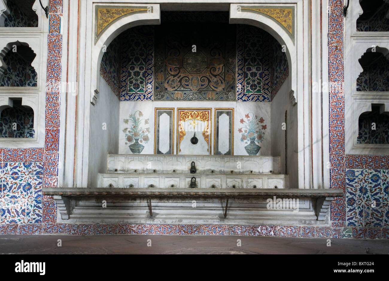 Istanbul tokapi palace hi-res stock photography and images - Alamy