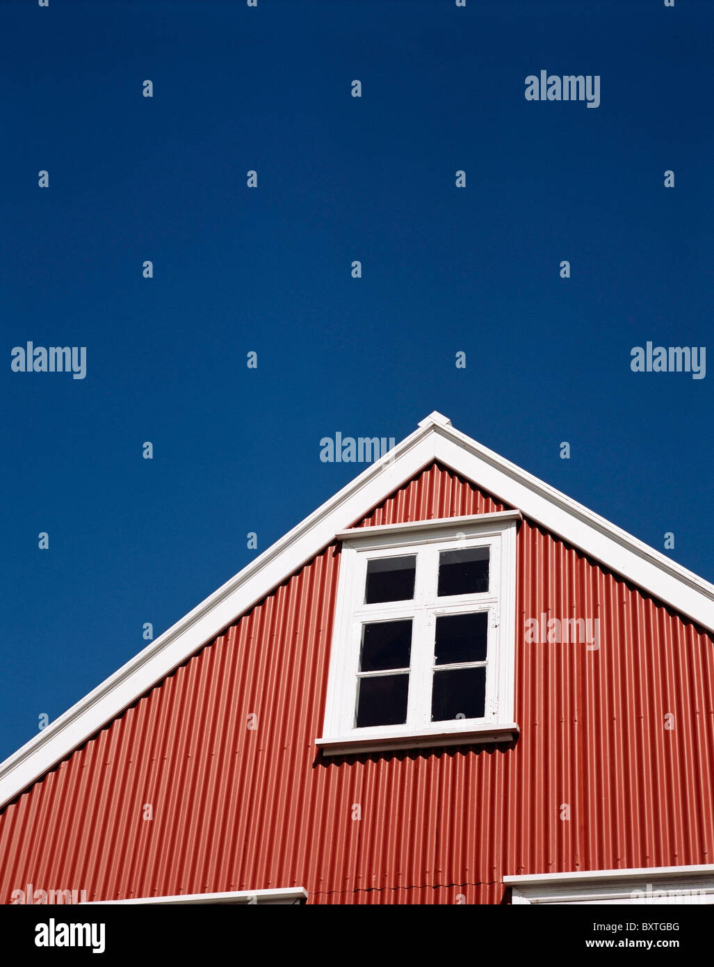 White red buildings hi-res stock photography and images - Alamy