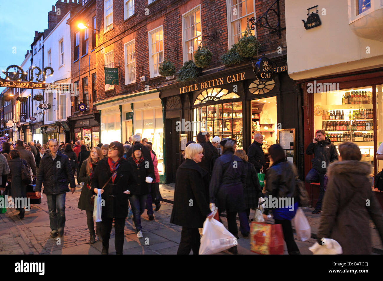 Yorkshire stonegate hi-res stock photography and images - Alamy