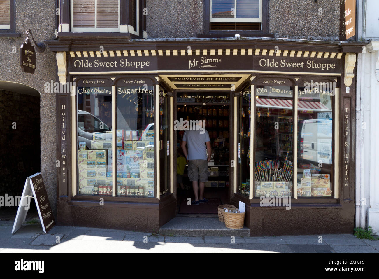 Sweet shop cornwall hi-res stock photography and images - Alamy