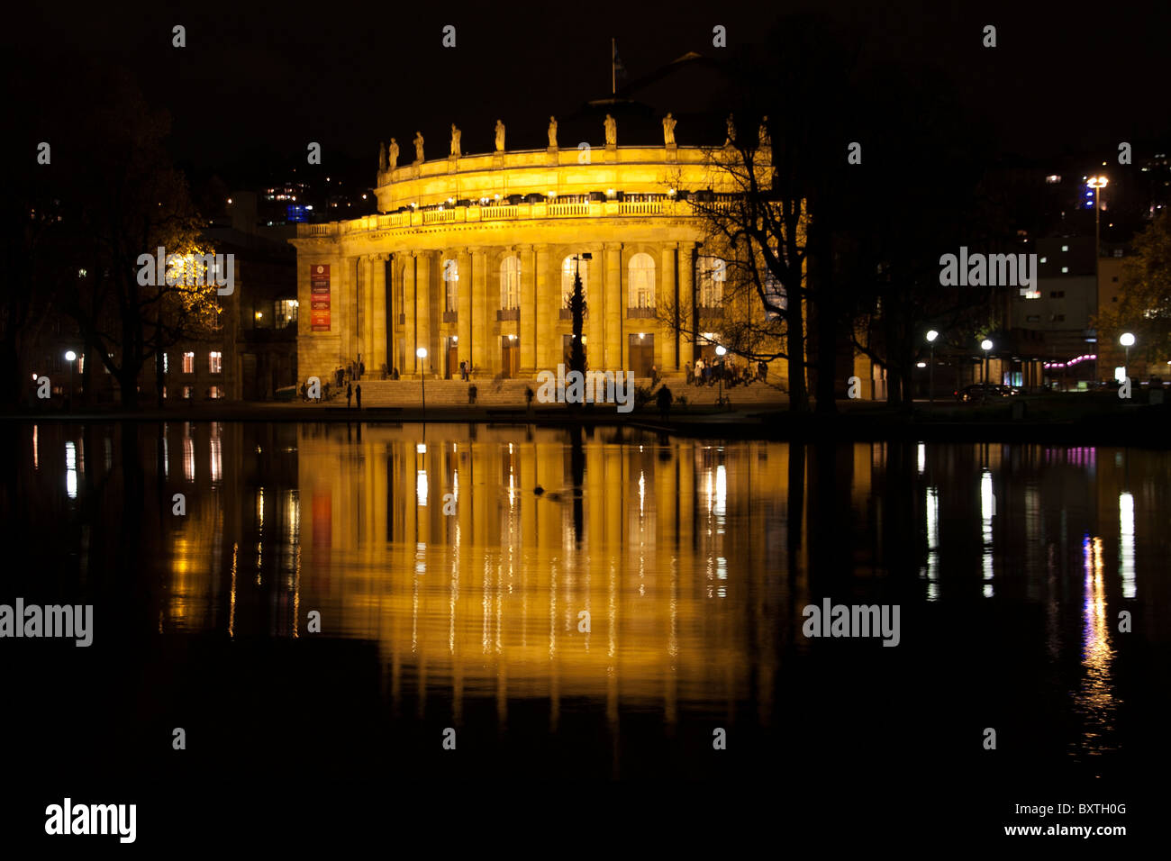 Stuttgart Opera House at night with reflection in the lake Stock Photo ...