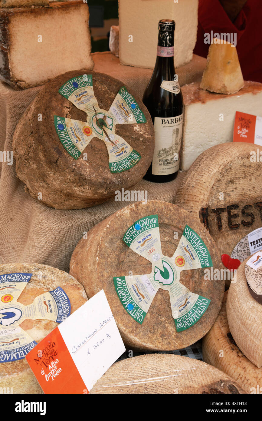 Castelmagno cheese hi-res stock photography and images - Alamy