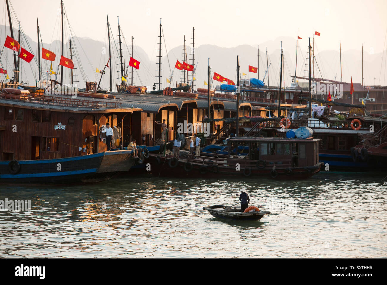 Bai chay harbour halong city hi-res stock photography and images - Alamy