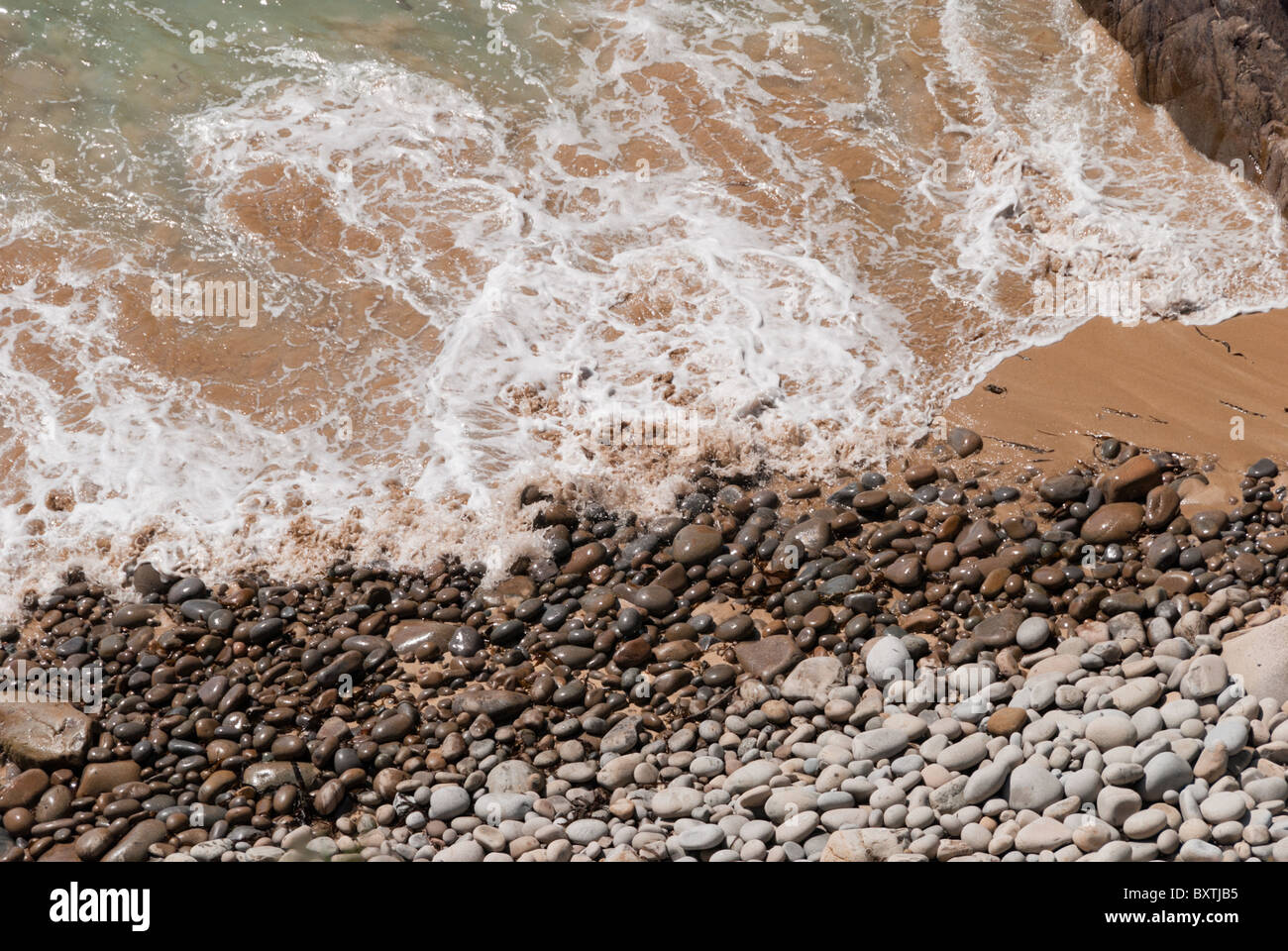 Cobbles and boulders hi-res stock photography and images - Alamy