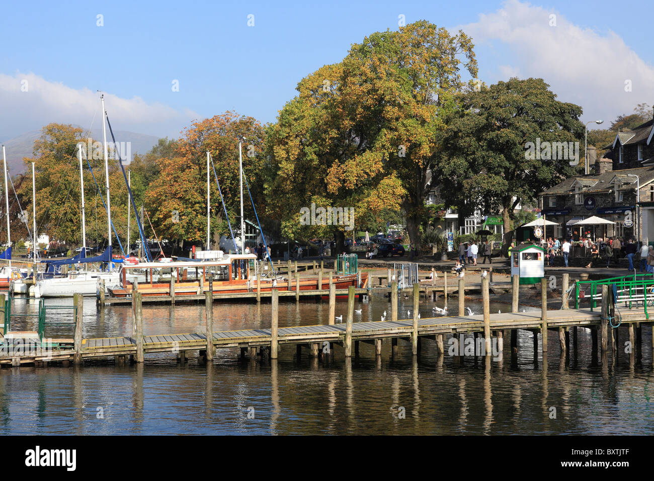 Ambleside waterhead lake windermere hi-res stock photography and images ...