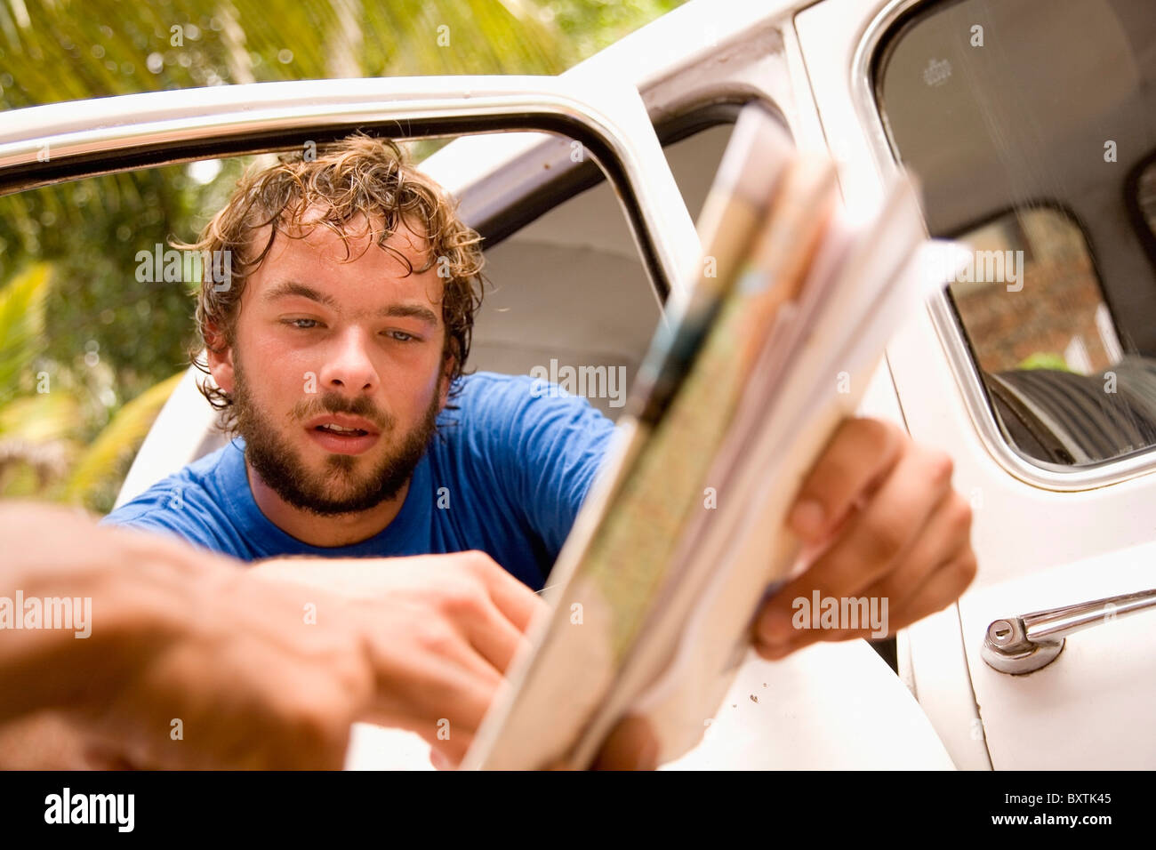 Tourist asking for directions hi-res stock photography and images - Alamy