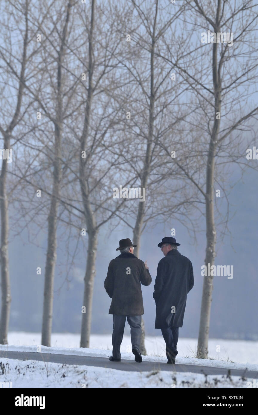 Black men talking hi-res stock photography and images - Alamy