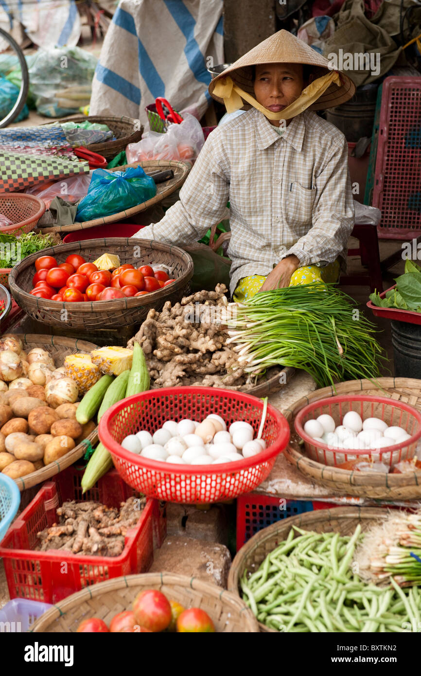 Vietnam food market hi-res stock photography and images - Alamy