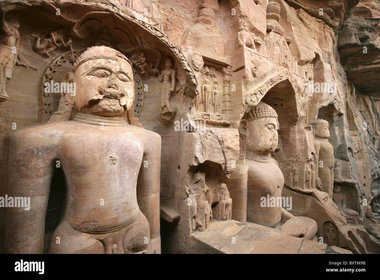 Jainism statues hi-res stock photography and images - Alamy