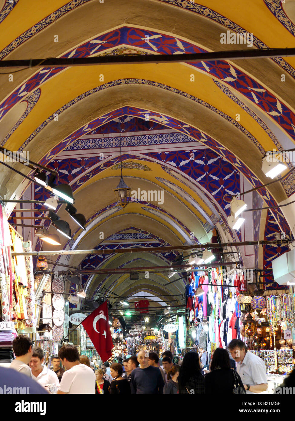 Stalls people tourists istanbul hi-res stock photography and images - Alamy