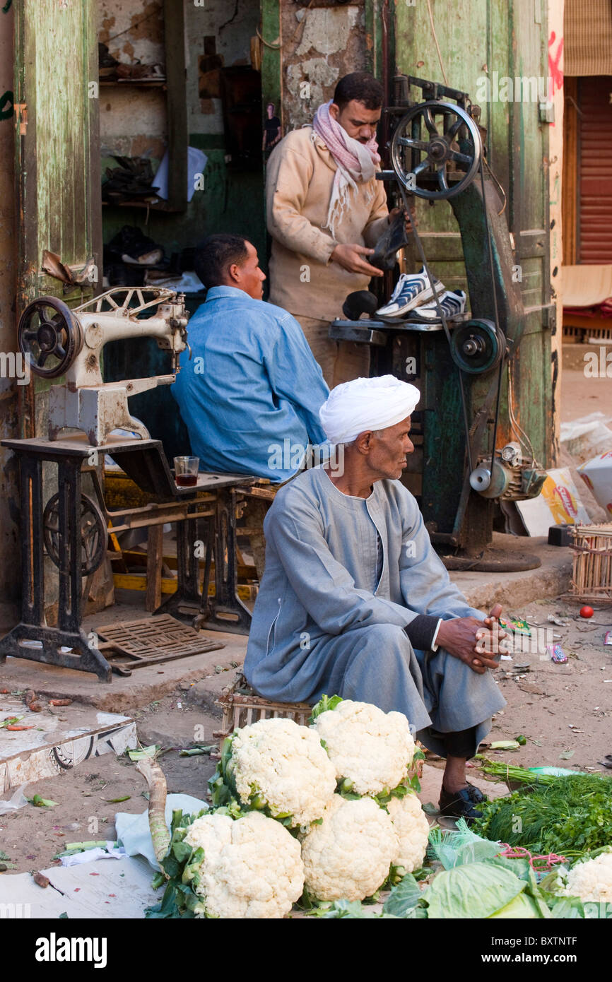 Aegypten, Luxor, im Souk Stock Photo - Alamy