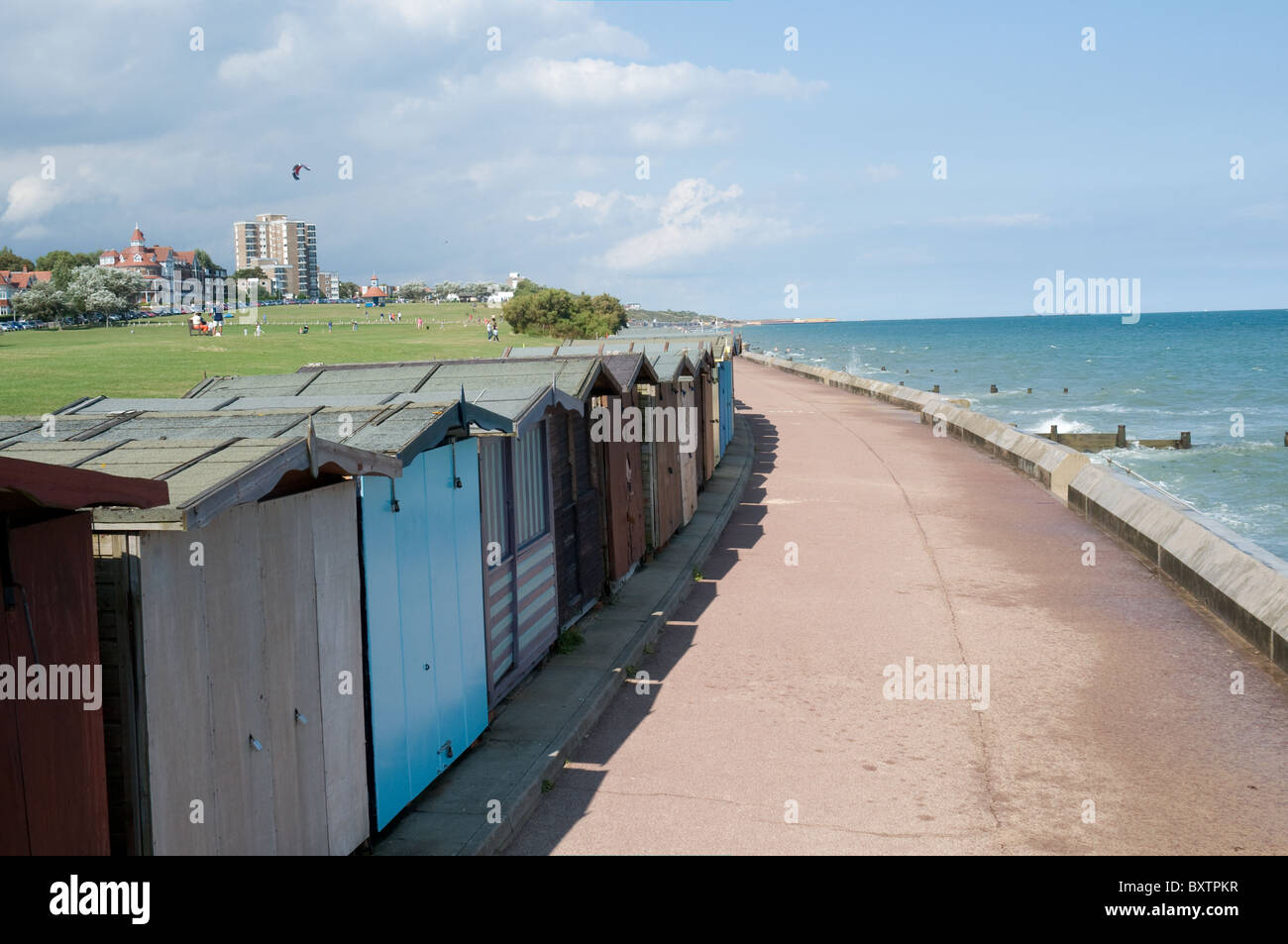 Beach huts beach frinton essex beach hi-res stock photography and ...