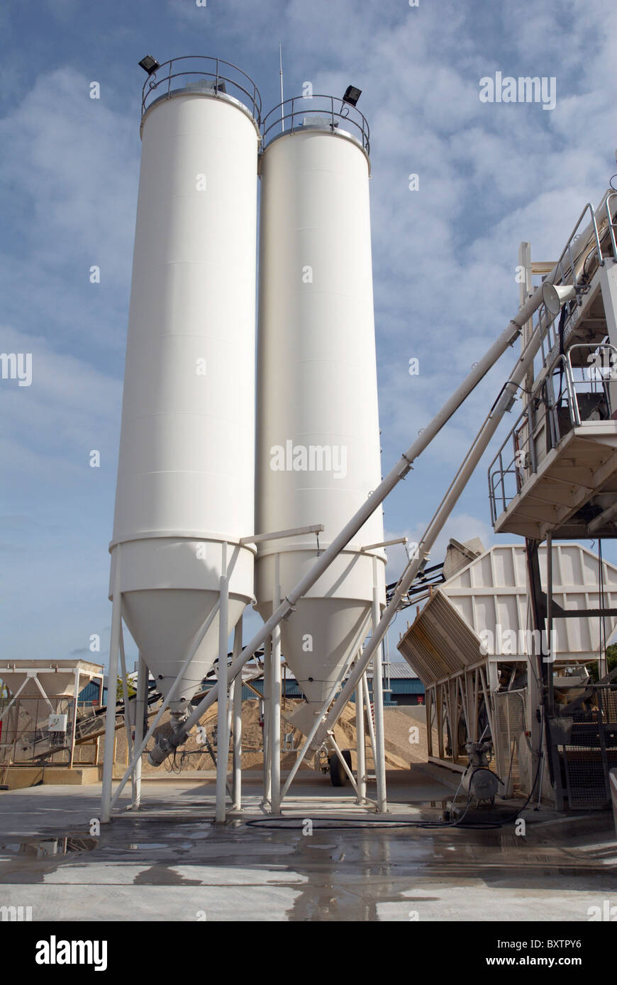 Cement tanks hi-res stock photography and images - Alamy
