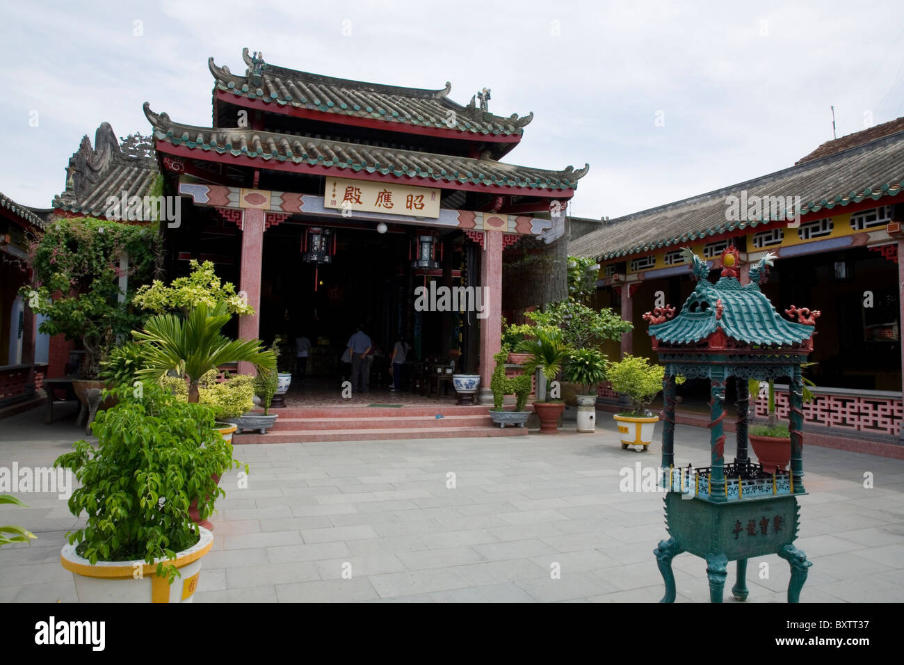 Hainan chinese temple. Hoi An, Vietnam, Asia Stock Photo - Alamy