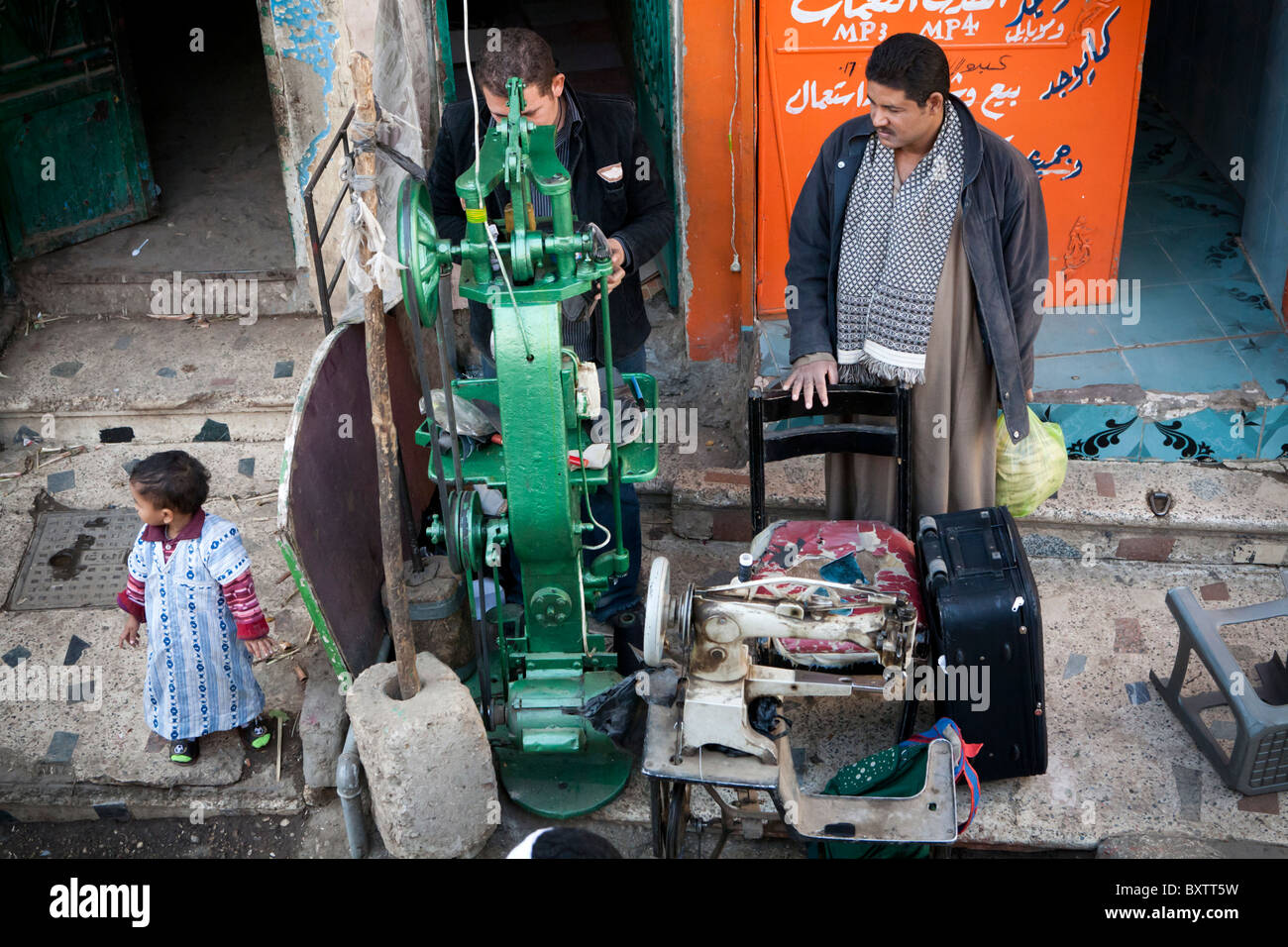 Street cobbler hi-res stock photography and images - Alamy