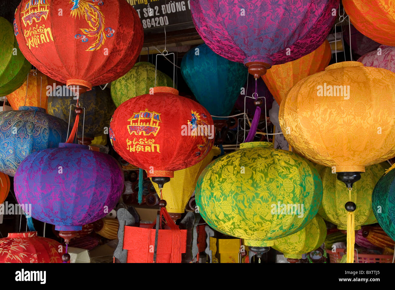 handcrafted lanterns shop Stock Photo - Alamy