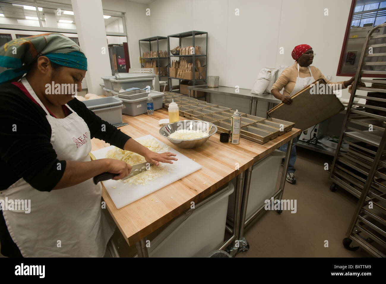 African american kitchen workers hi-res stock photography and images ...