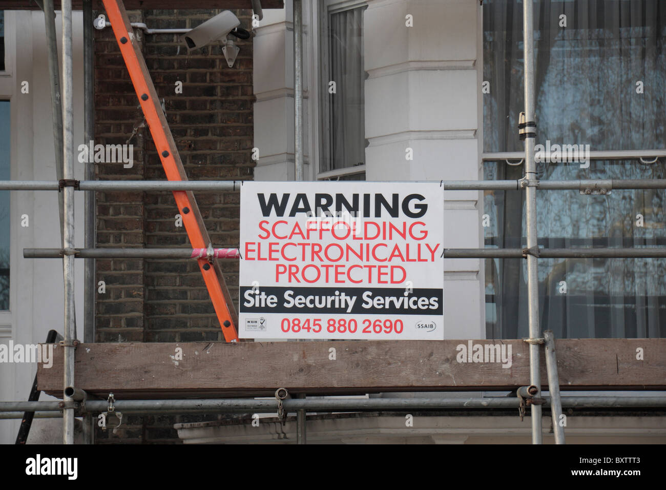Scaffolding warning sign hi-res stock photography and images - Alamy