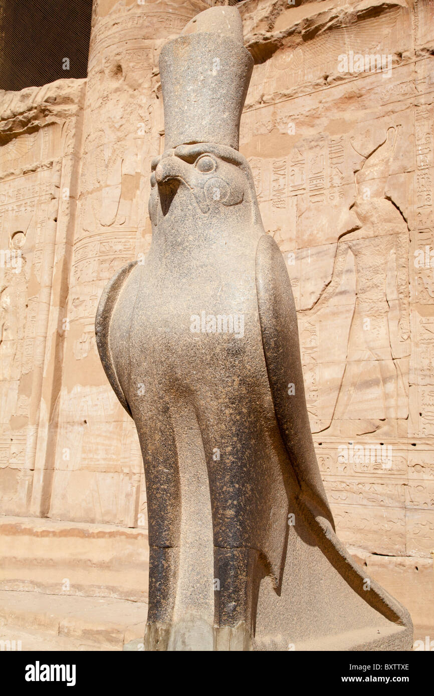 Edfu Temple, Egypt - statue of the God Horus 4 Stock Photo - Alamy