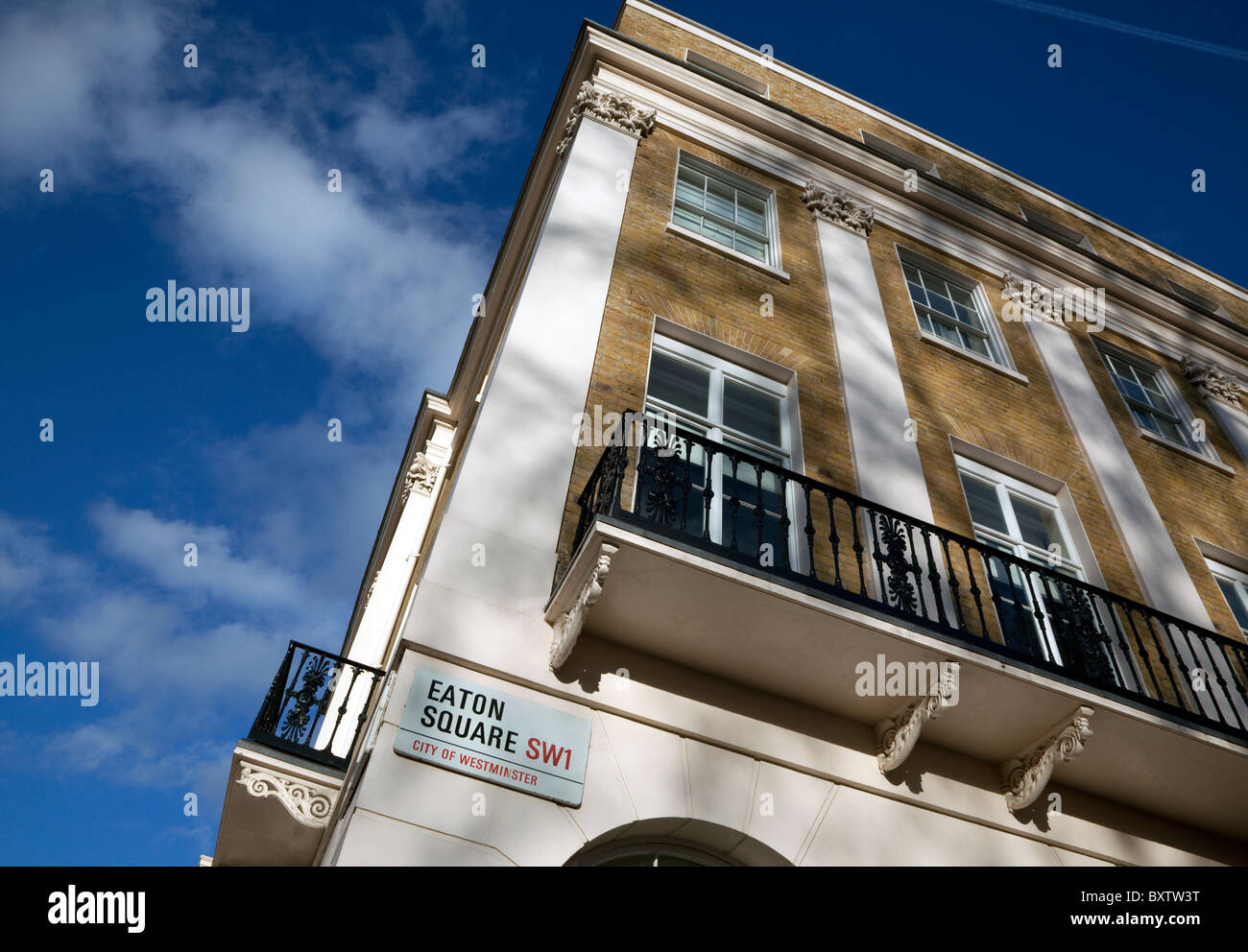 Luxury housing london belgravia hi-res stock photography and images - Alamy