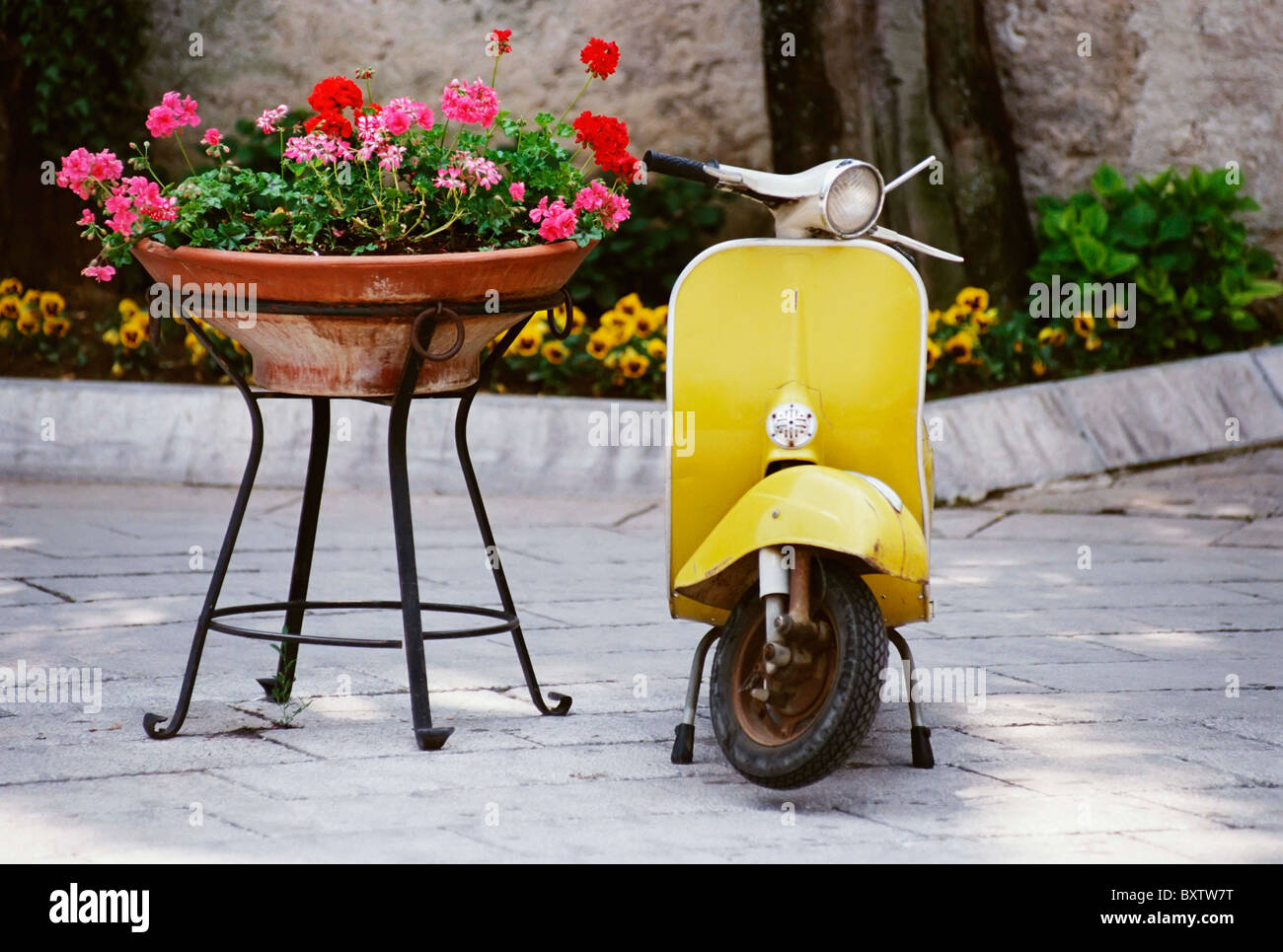 Scooter horizontal hi-res stock photography and images - Alamy