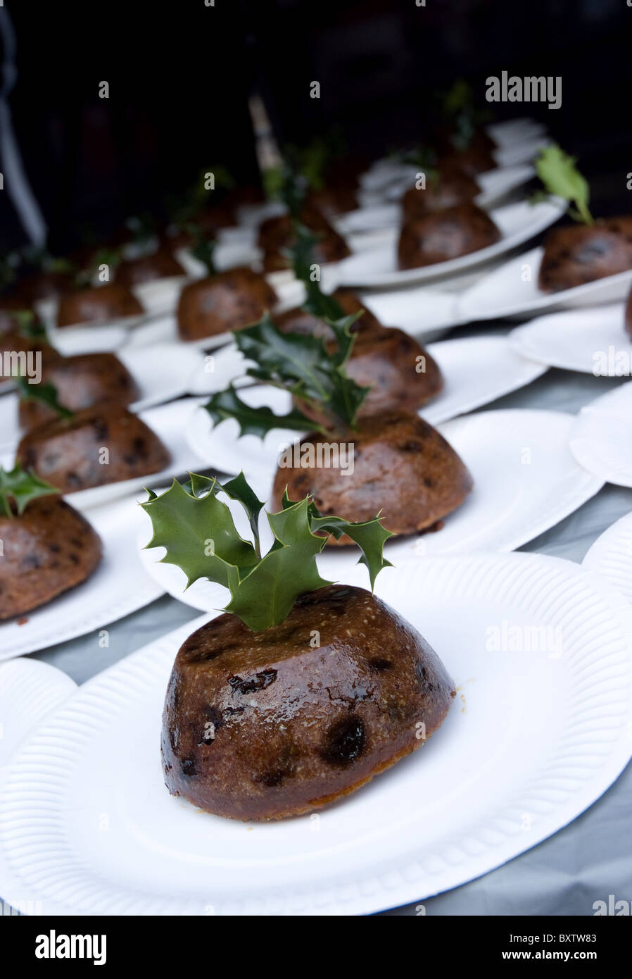 plates of Christmas puddings Stock Photo - Alamy