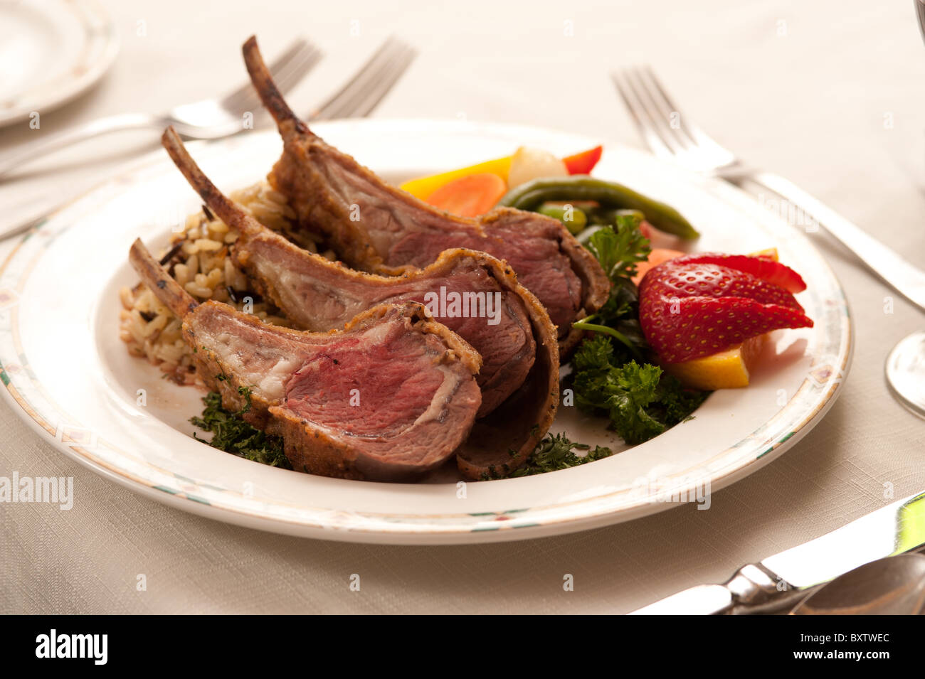 Lamb chops hi-res stock photography and images - Alamy