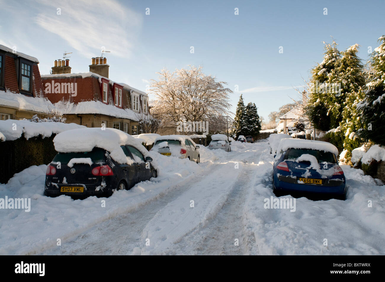 Scottish street snow hi-res stock photography and images - Alamy