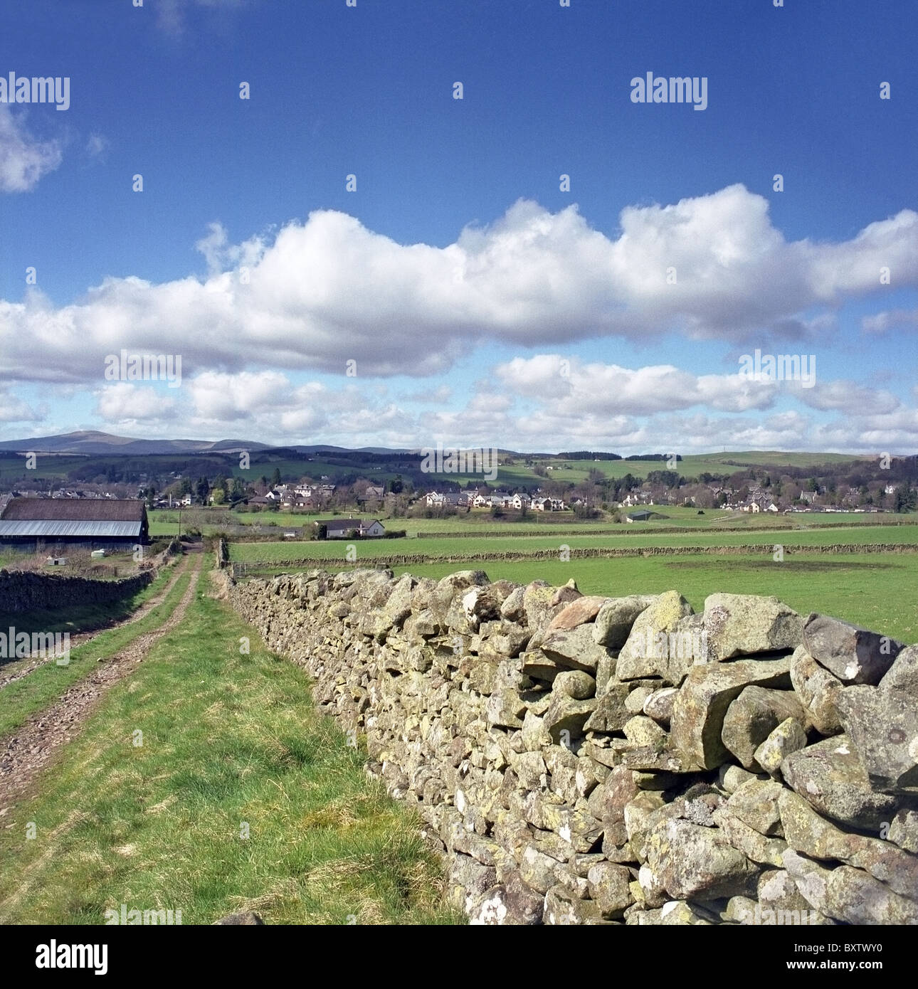 Dry stone walling scotland hi-res stock photography and images - Alamy