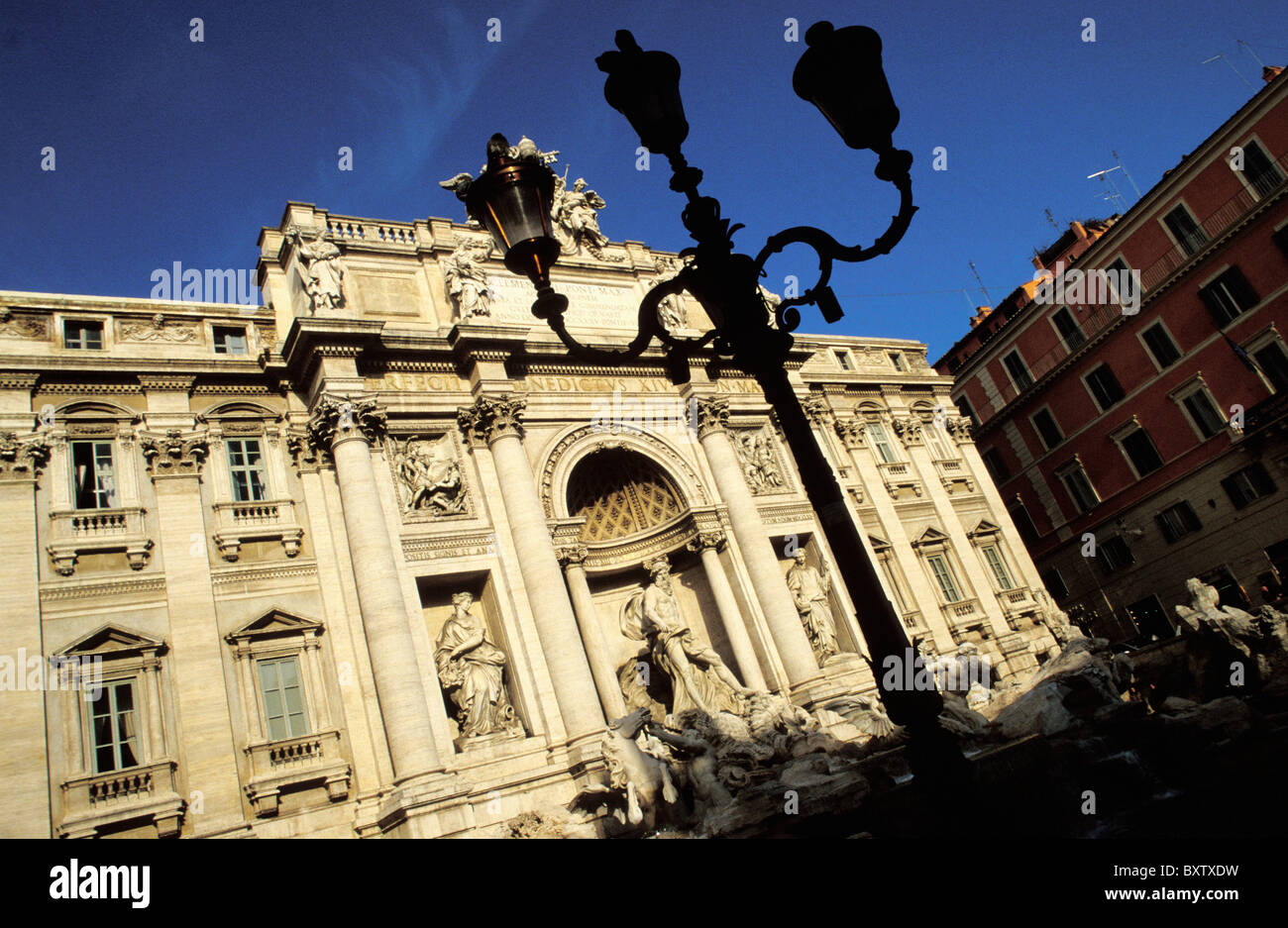 Trevi Fountain And Lamp Post Stock Photo - Alamy