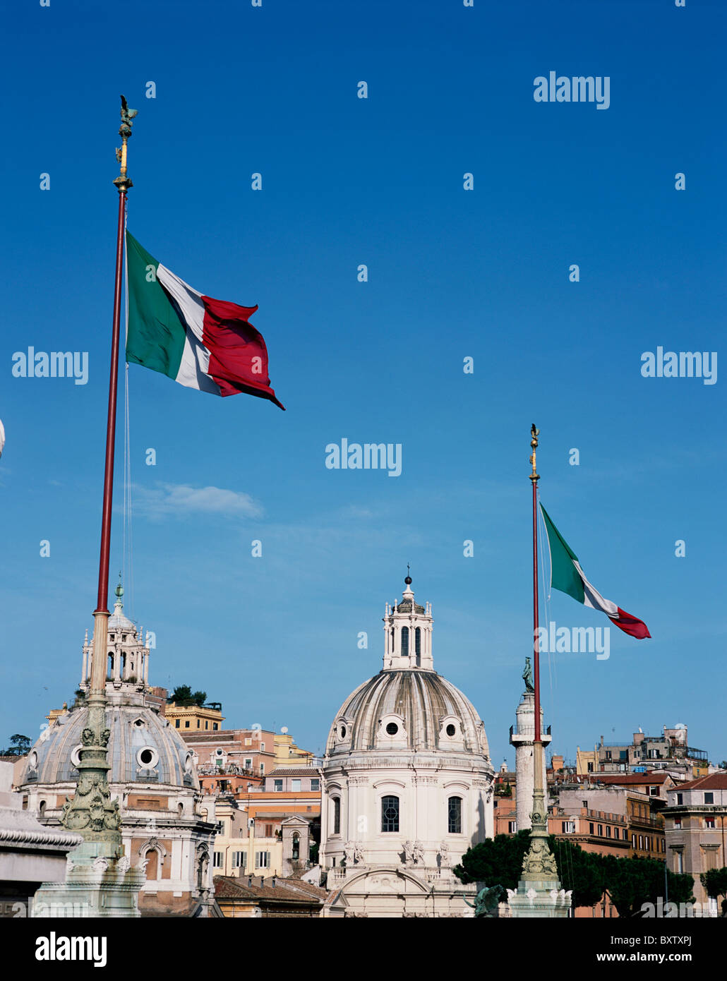 Italian flags hi-res stock photography and images - Alamy