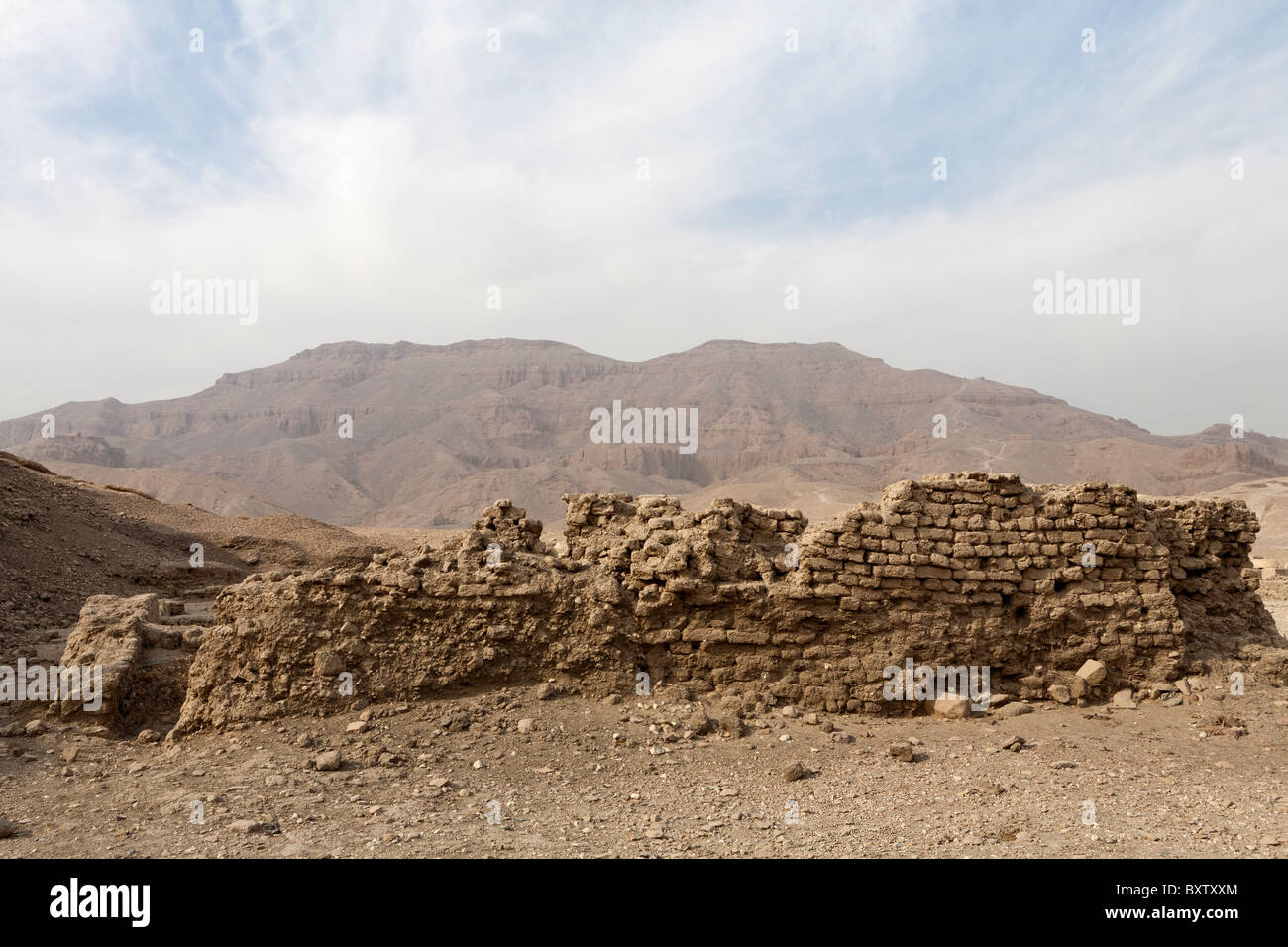 Mud brick homes hi-res stock photography and images - Alamy