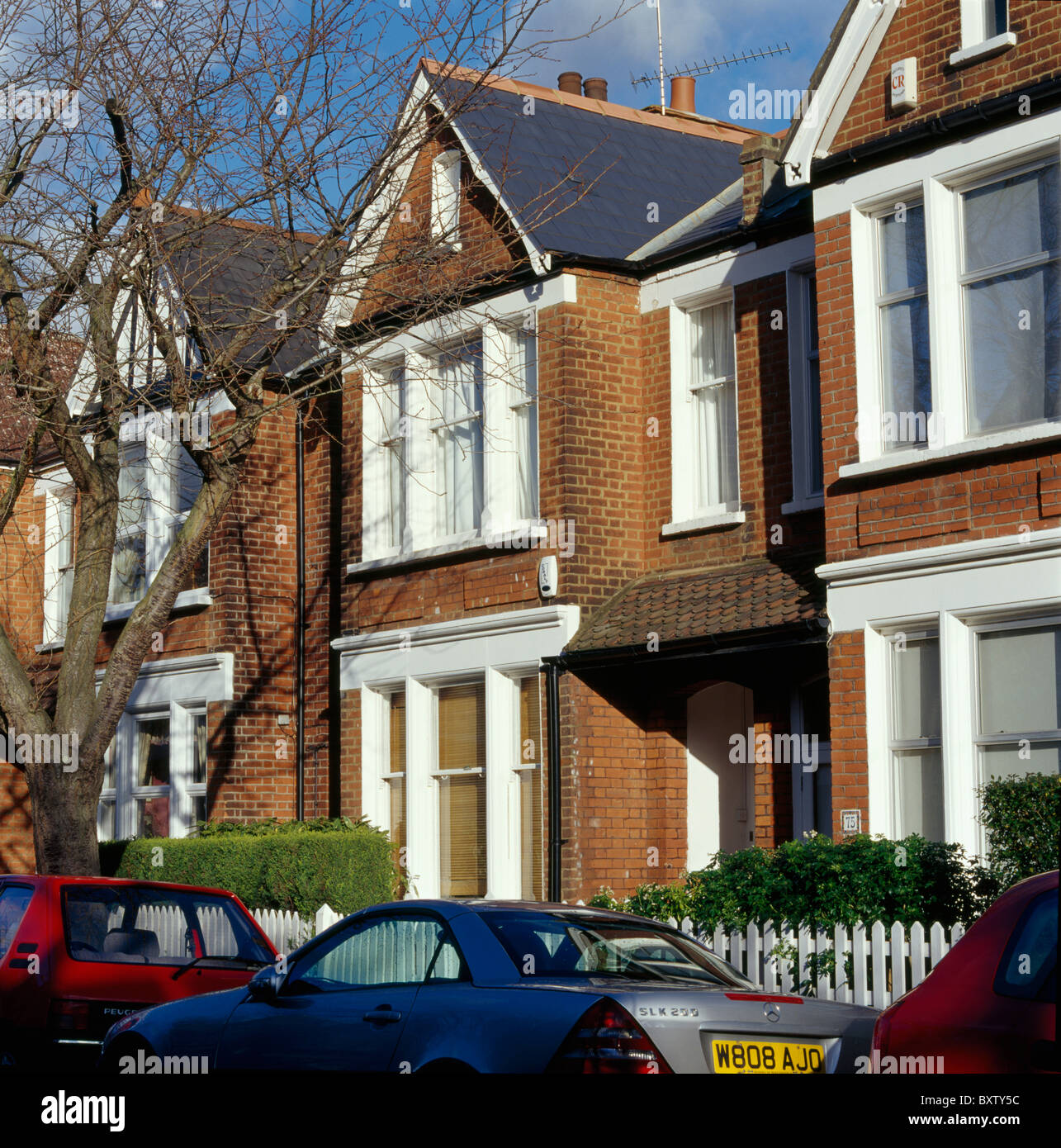 Edwardian terraced houses hi-res stock photography and images - Alamy