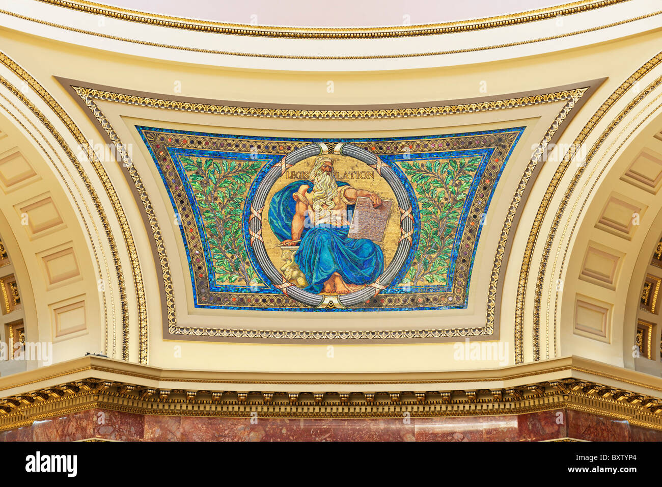 Pendentive dome hi-res stock photography and images - Alamy