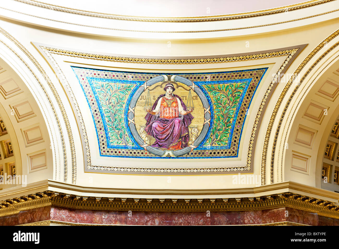 Pendentive hi-res stock photography and images - Alamy